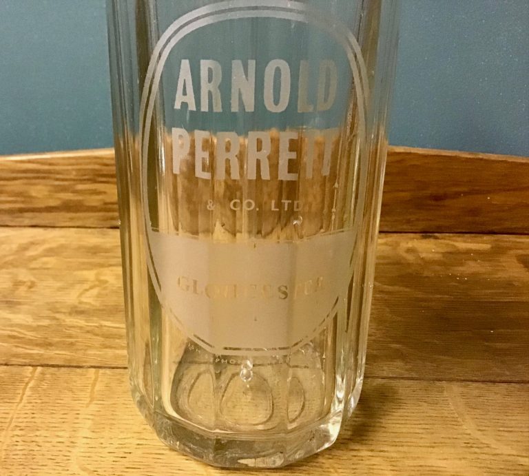 VINTAGE ARNOLD PERRET GLASS SODA SYPHON - Second Chance